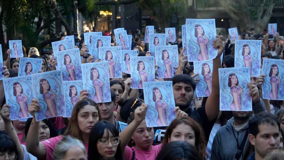 Rosario reclamó justicia por el femicidio de Sophia Civarelli: Nuestros ...