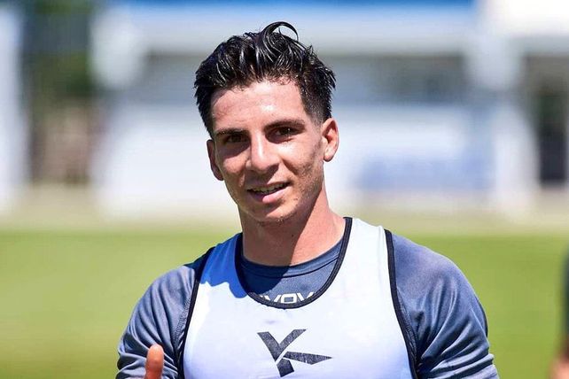 Francis Mac Allister llega a Rosario para sumarse a Central