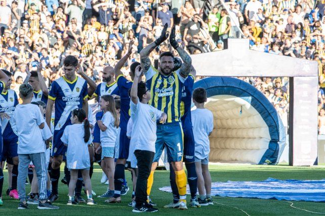 Broun cumple 200 partidos en Central y sueña con la selección