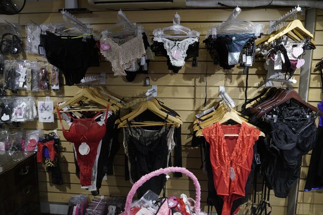 Sex shops en Rosario: la búsqueda de salud y placer sostiene la demanda de accesorios eróticos