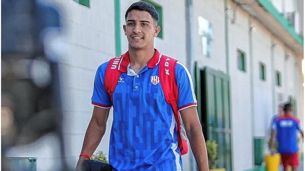 Vélez, otro interesado en Joaquín Mosqueira y Unión escucha nuevas ofertas