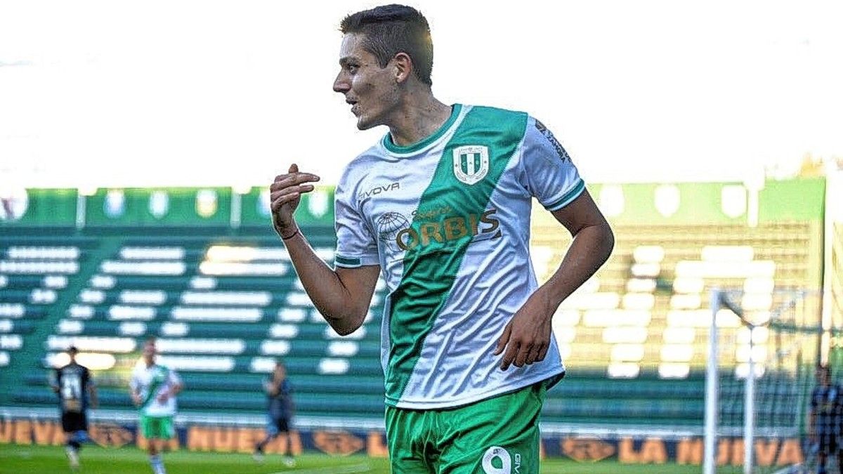 Banfield logró su primera victoria de local