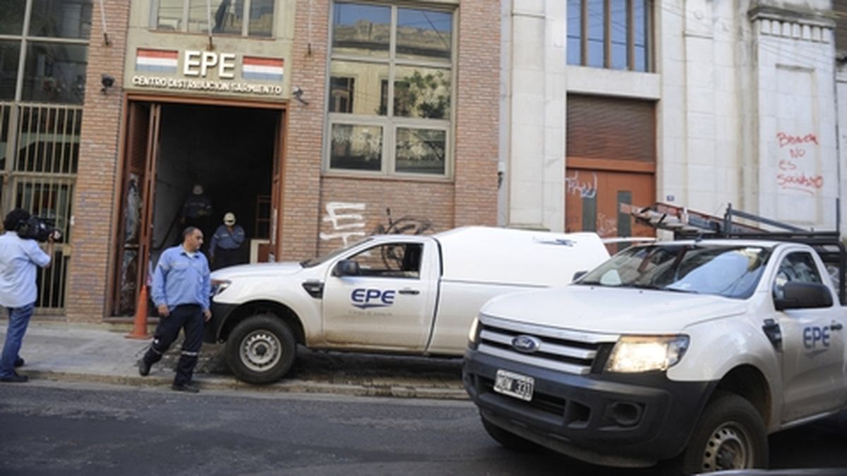 En amplias zonas de Rosario, la EPE sigue reparando fallas en media y ...