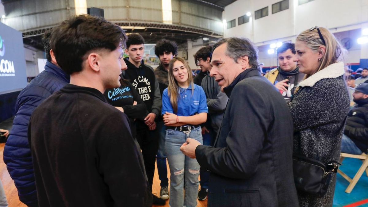 Giuliano en el acto del programa Conectando con vos: El Estado es esto, es conectar a cada argentino