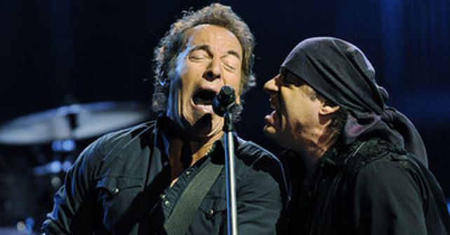Bruce Springsteen hizo subir el volumen en el entretiempo del Super Bowl