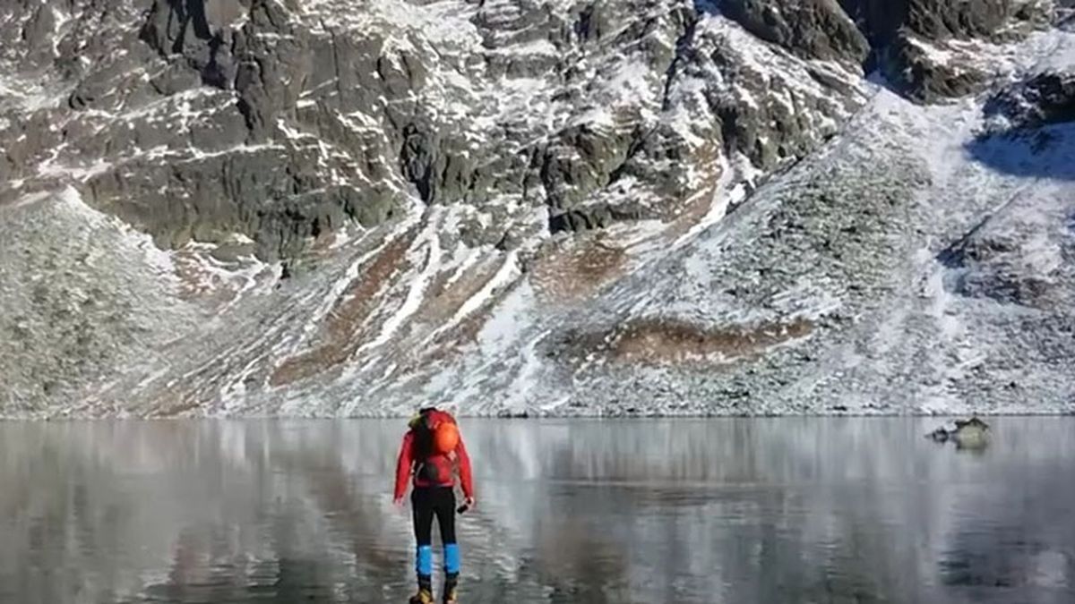 Lago congelado transparente