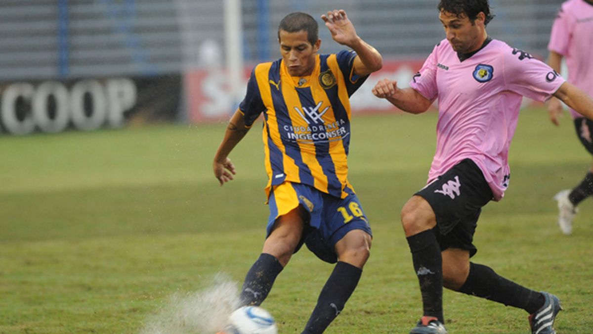 No hubo sorpresas en Central: Russo probó con Lazo como lateral