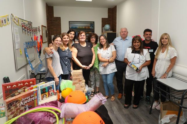 Escuelas hospitalarias de Rosario y Santa Fe recibieron kits didácticos y deportivos