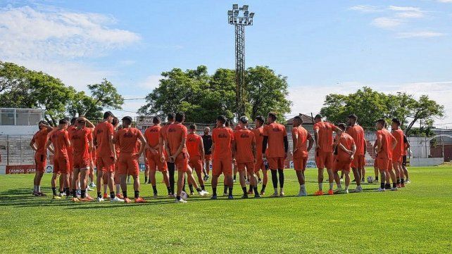 Patronato entrenó por primera vez en el estadio Mutio