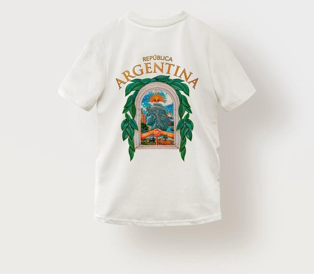 La marca de remeras made in Rosario que llegó a Lali, al Chiqui Tapia y ...