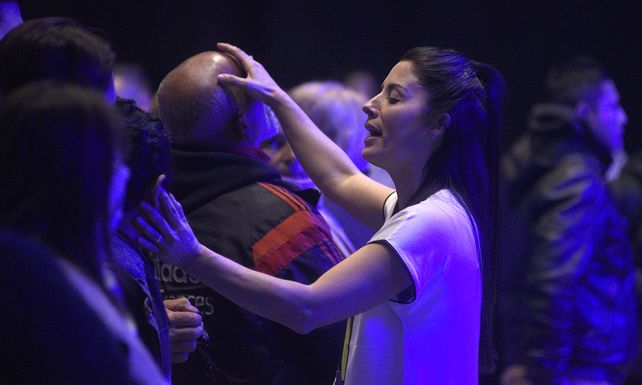 Expertos analizan el fenómeno religioso de Leda, Ignacio y Robert en ...