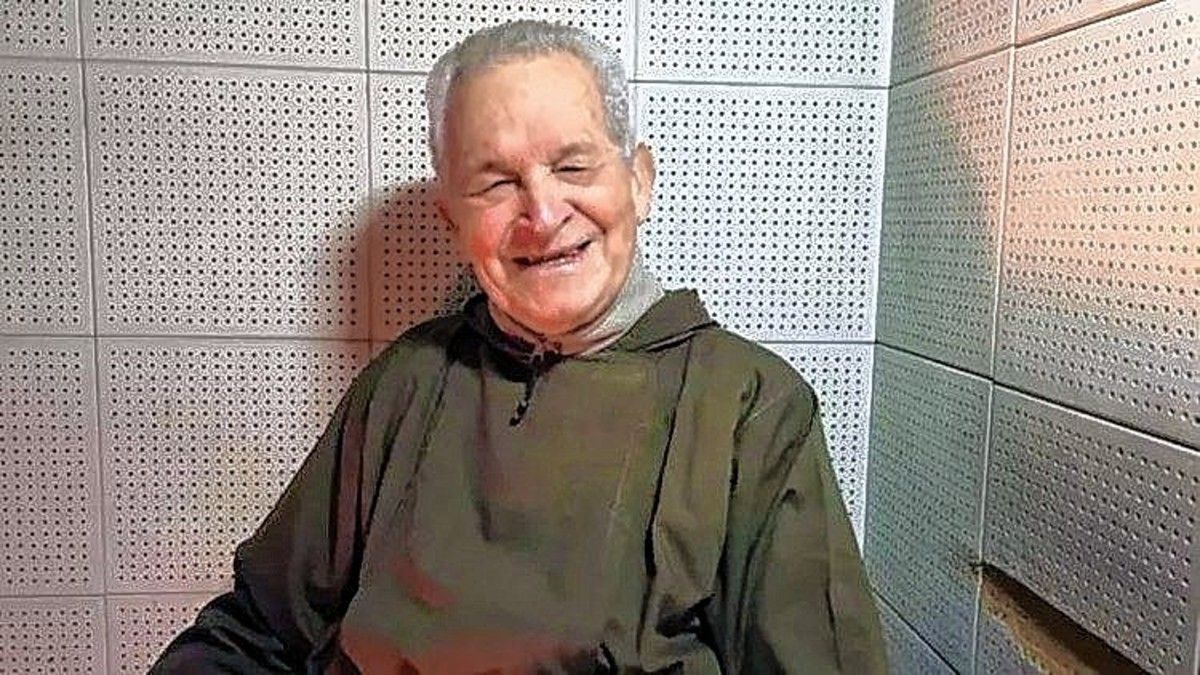 El padre Dri: el confesor que Francisco eligió para ser cardenal