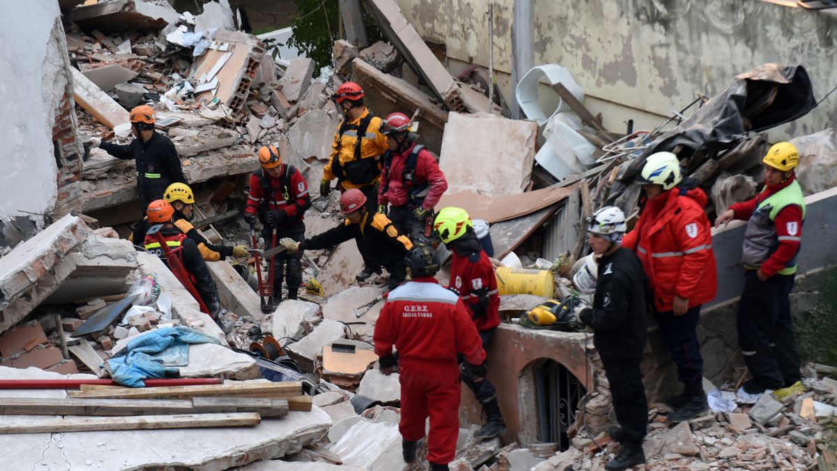 Continúa la tarea de rescate en la casa derrumbada