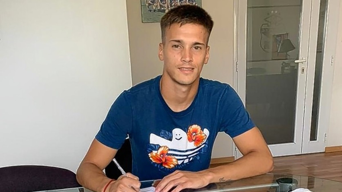 Brian Farioli fue oficializado como refuerzo de Arsenal