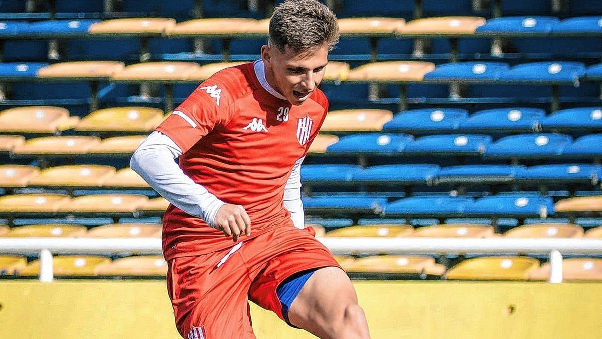 Daniel Juárez se quedó a pelearla en Unión y sería titular