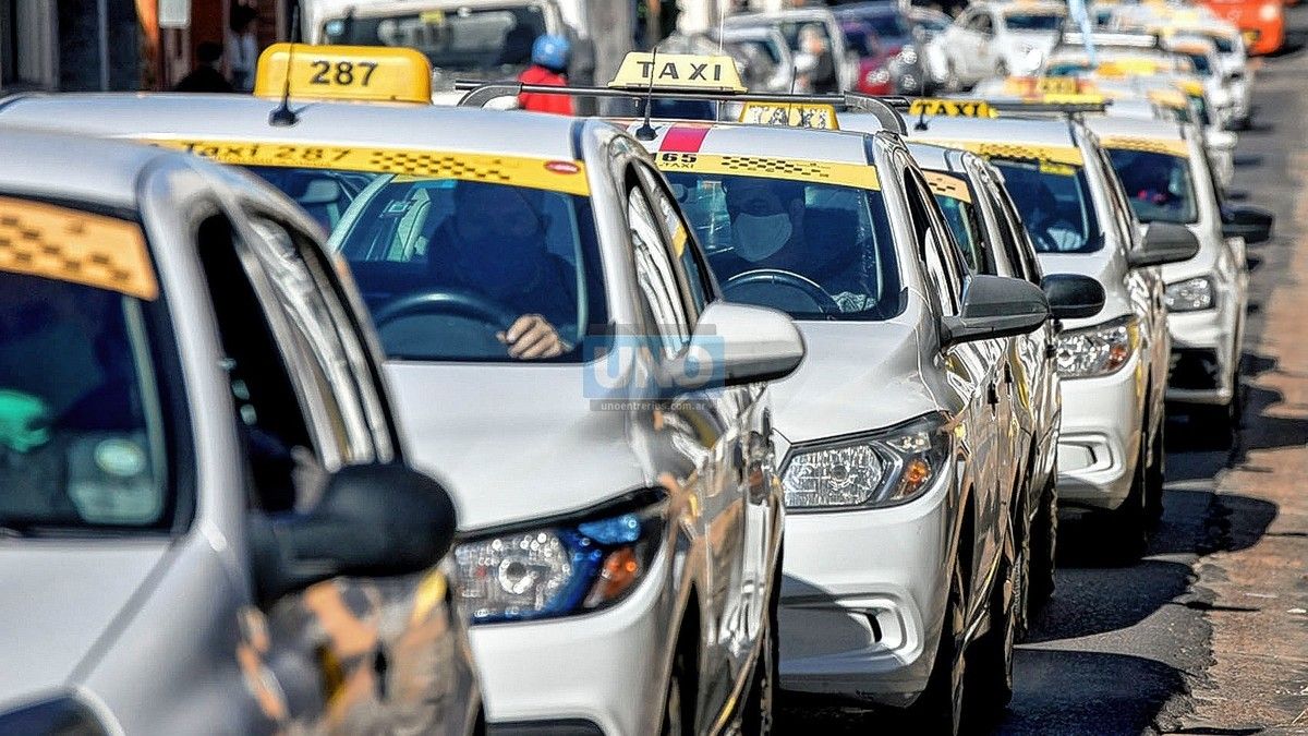 Regulan el sistema de actualización de las tarifas de taxis