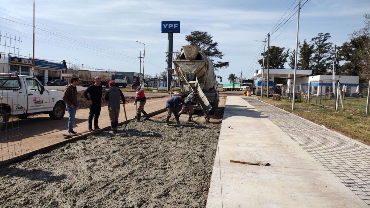 Firmat: avanza la pavimentación de la colectora de la ruta 33