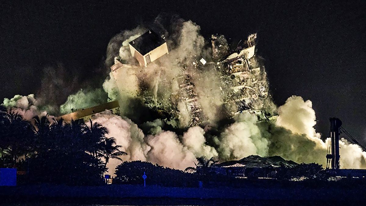 Miami: demolieron restos del edificio colapsado