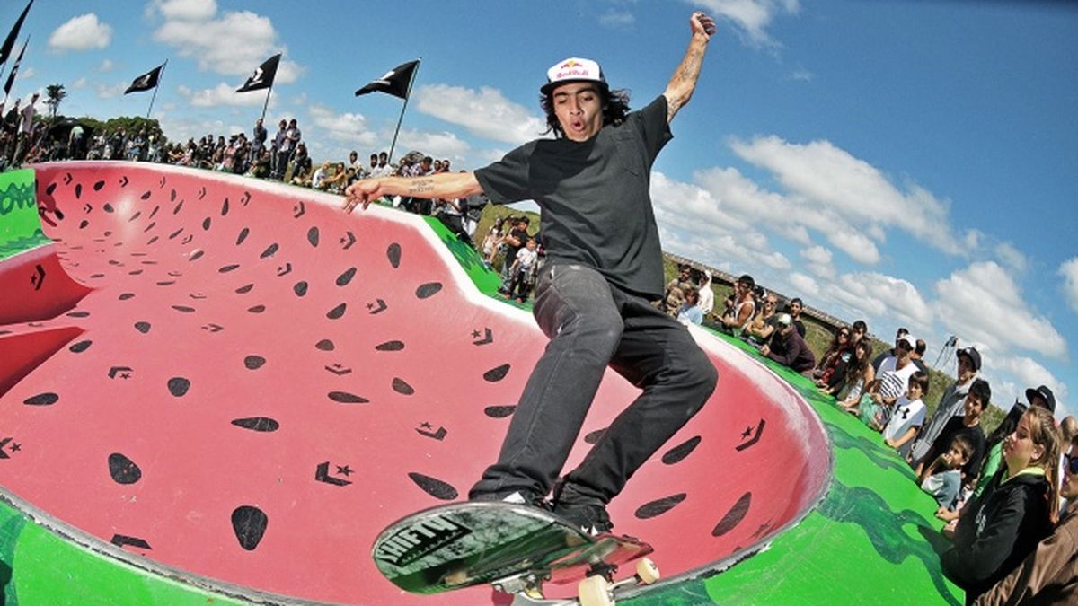 Milton Martínez compite por convertirse en el skater del año