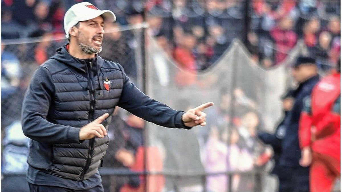 Martín Minella brindó detalles de la charla que terminó con la salida ...