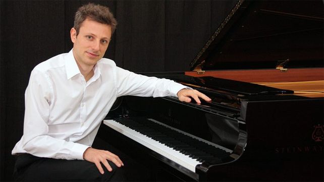 Música de todos los tiempos con el piano de Maxime Zecchini