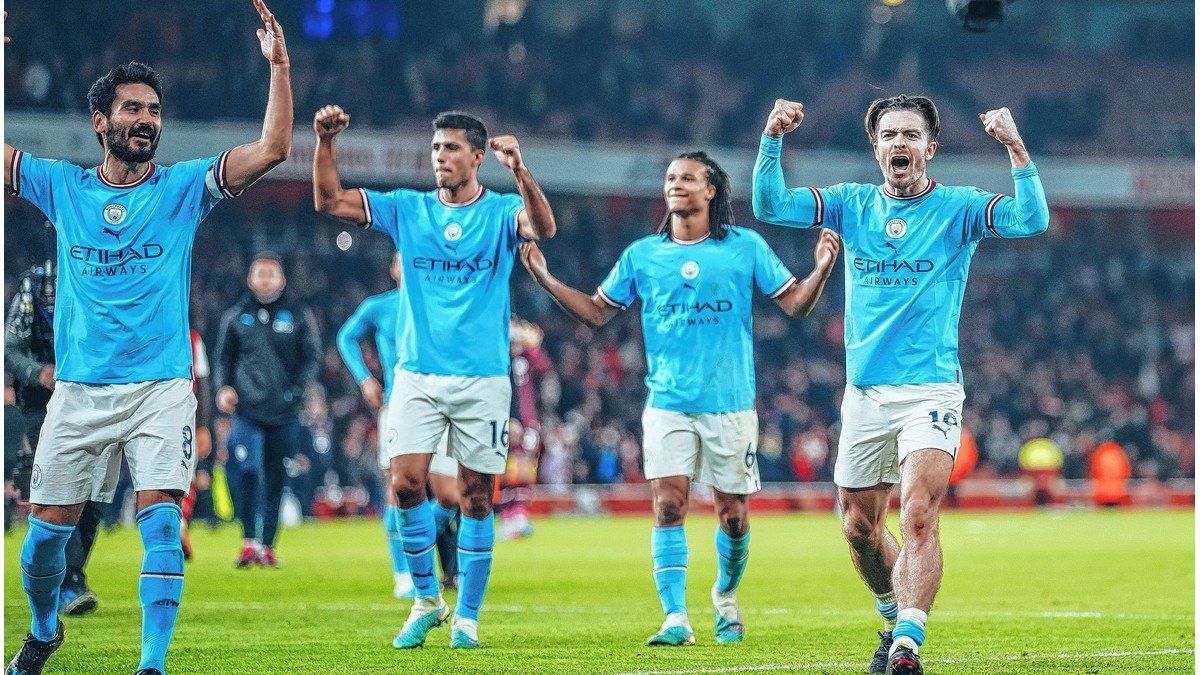 Manchester City venció a Arsenal y lo alcanzó en la cima