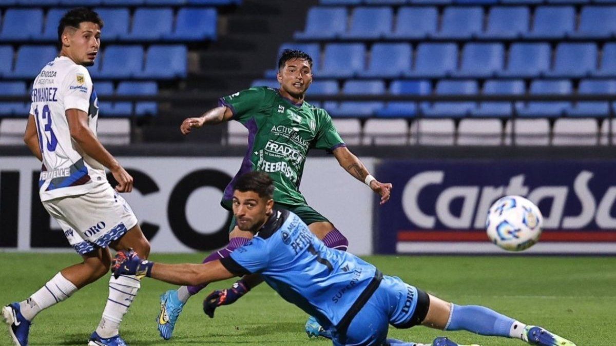 Quién es el goleador que Medrán quiere para el Colón 2026