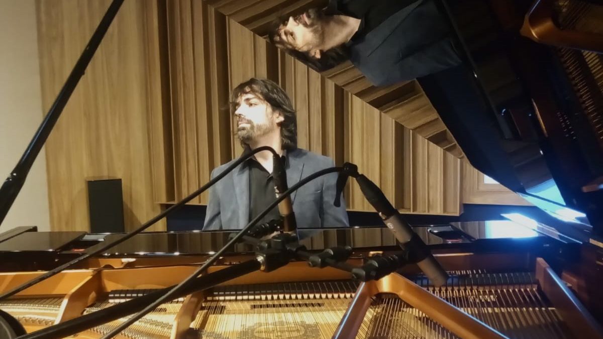 Lisandro Massa toca con invitados en el Atlas