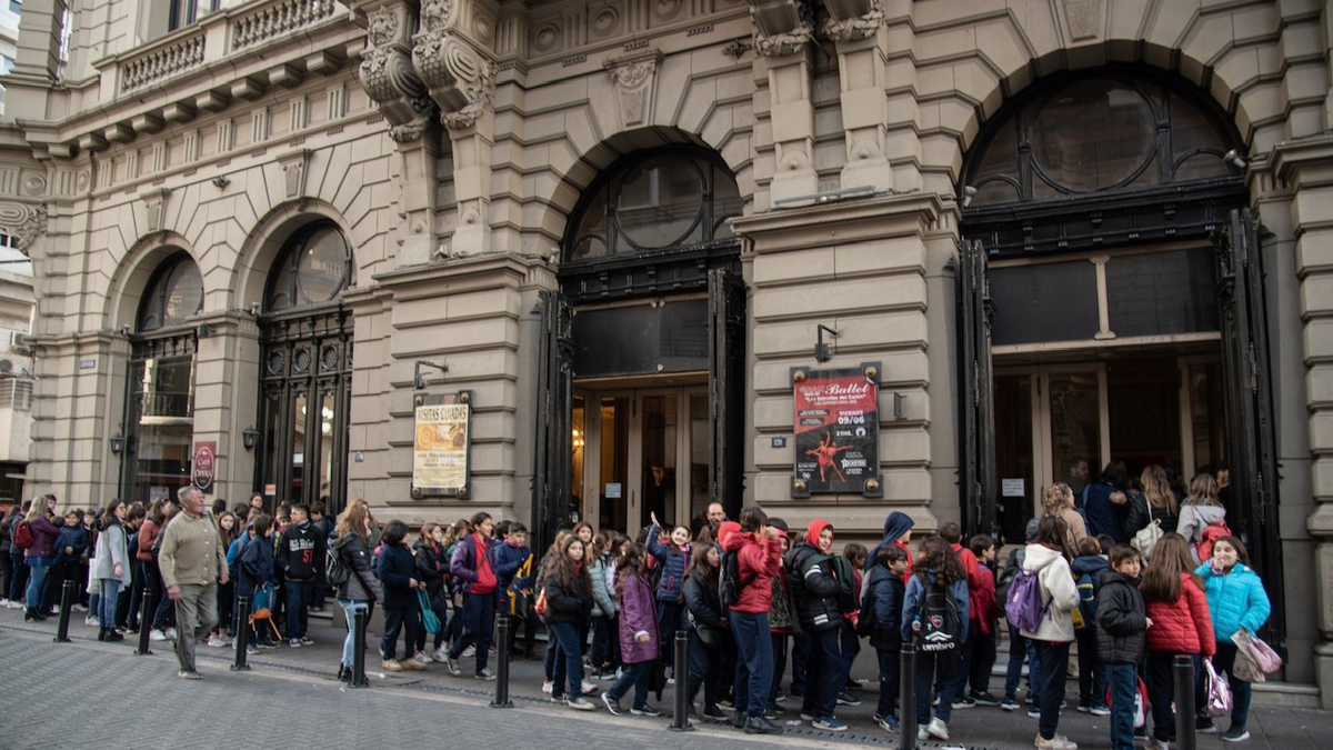 Hoy tenemos función: más de 70 mil estudiantes disfrutaron del teatro ...