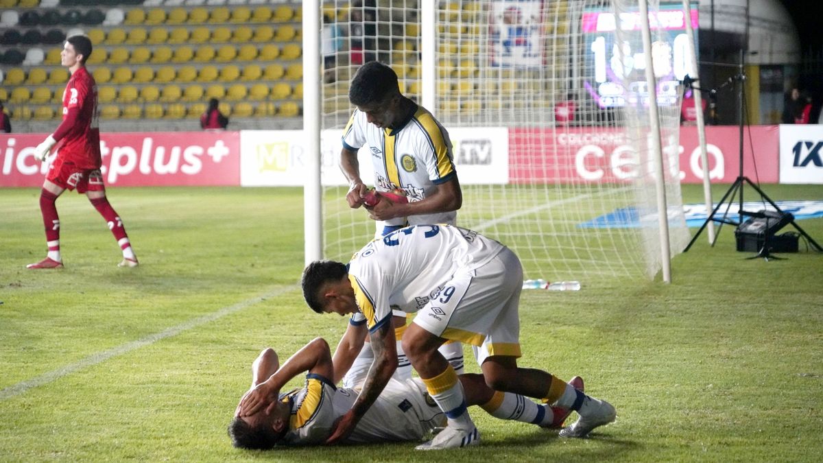 Central peleó la nota y aprobó el debut ante la U de Chile