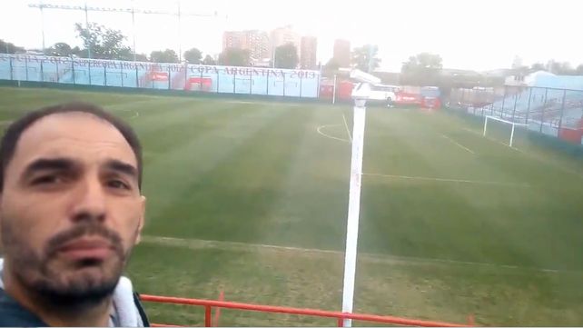 Un video muestra como está la cancha de Arsenal