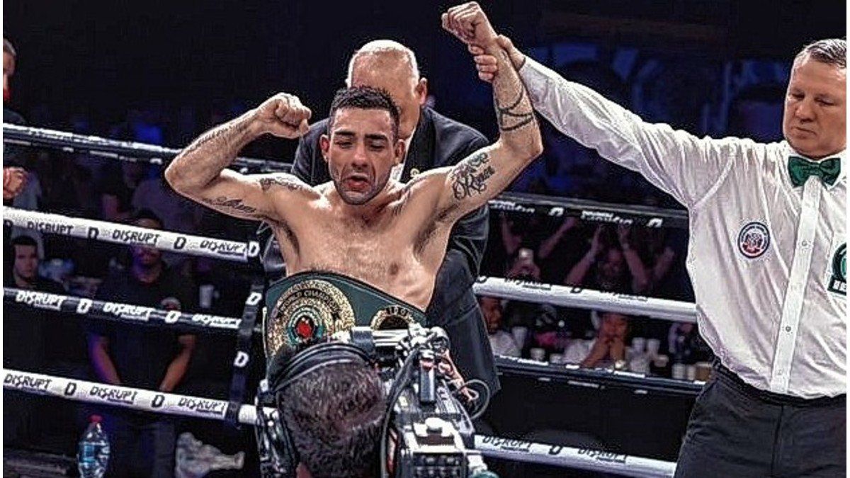 Sosa le arrebató el título pluma IBO al británico Dickens