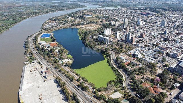 La demora en la limpieza del lago del Parque del Sur posterga la realización de la Copa Nacional ...