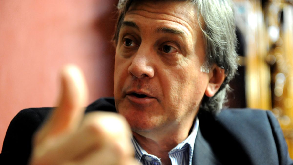 Boasso propuso armar un piquete en la pista de aterrizaje