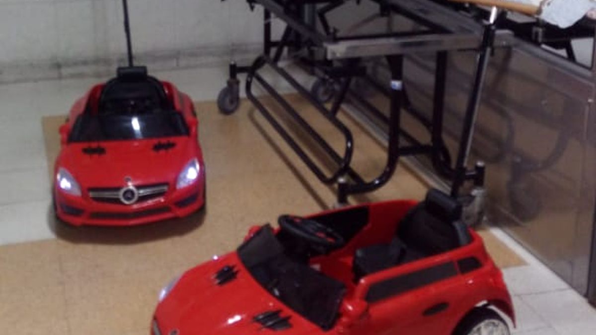 Video: Autitos a control remoto para reemplazar camillas en el San Roque