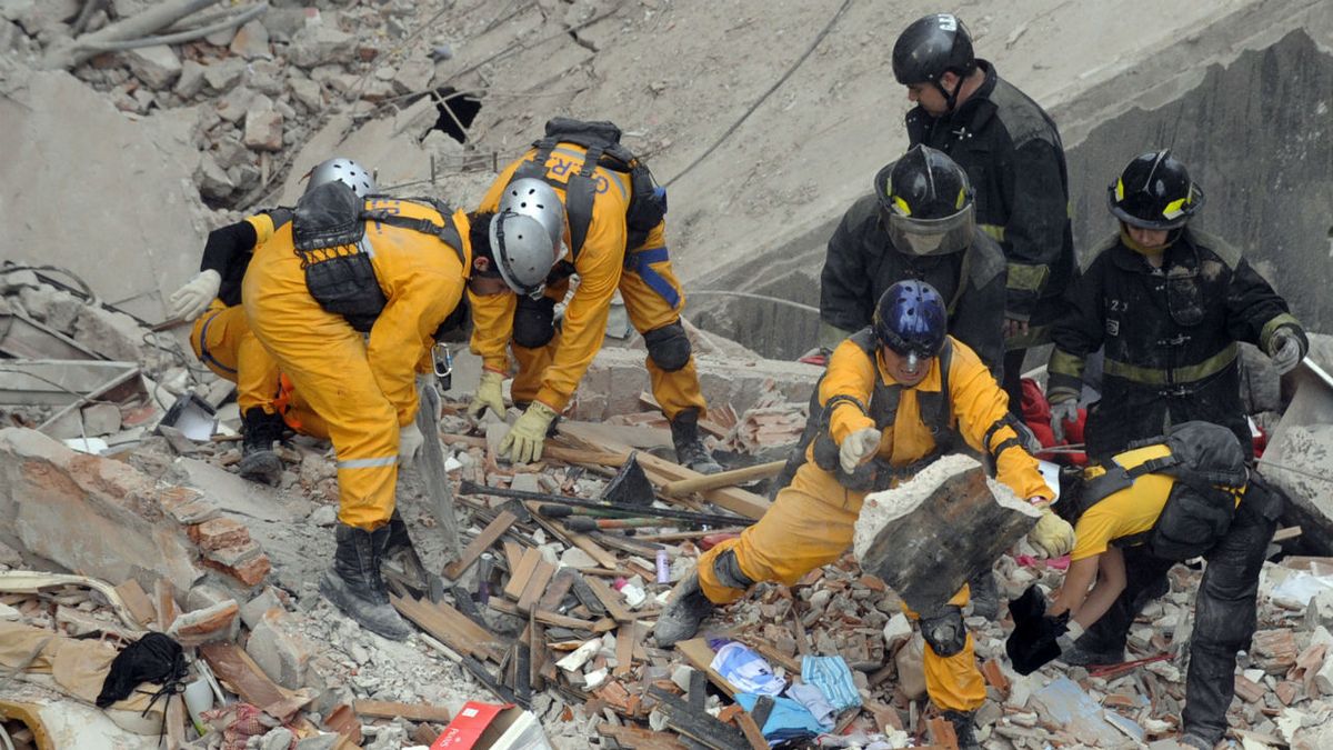 Las vidas perdidas de los sobrevivientes de la explosión en Salta 2141