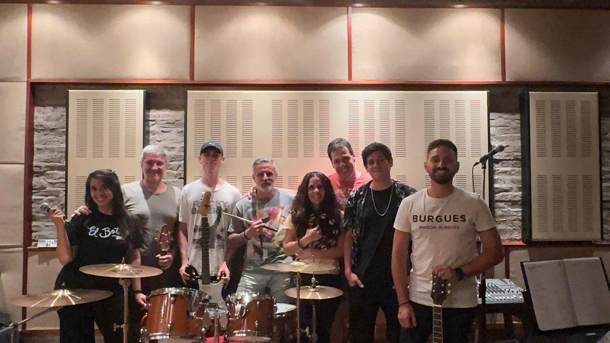 Thats All, la banda de covers de los 80, despide el año en el bar El Cairo