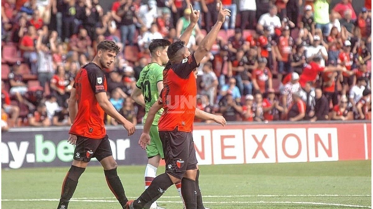Wanchope, categórico en Colón por el apriete de los barras