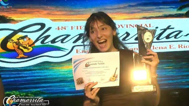 Candela Clavel Heis obtuvo el primer premio en el rubro Chamarrita Inédita