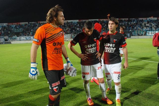 A Colón se le escapó la victoria por un grave error del arquero