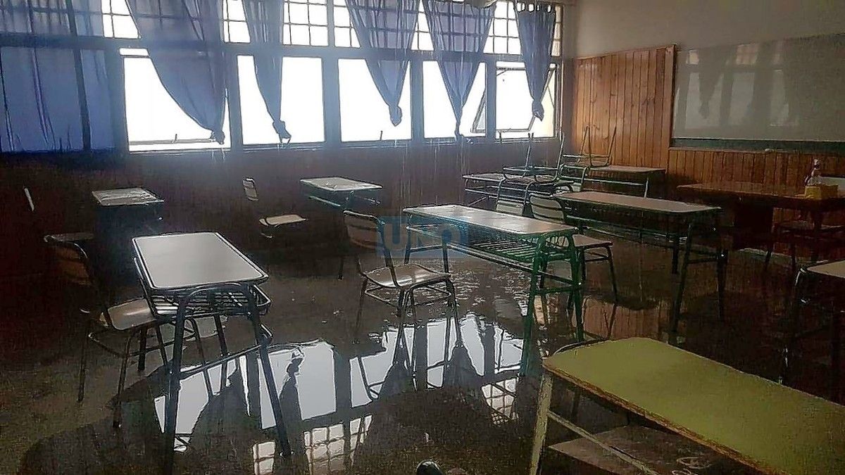 Aulas inundadas: Advertíamos que no estaban dadas las condiciones