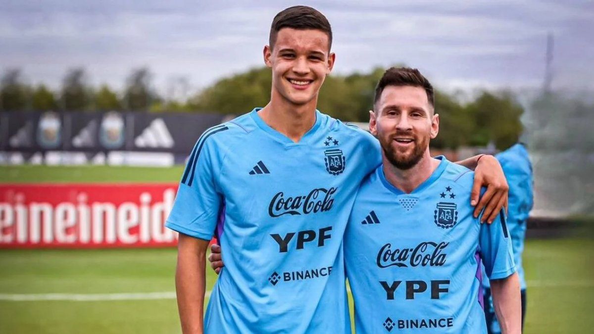 ¿Quién es Valentín Carboni, el joven de 19 años que debutó en la Selección?