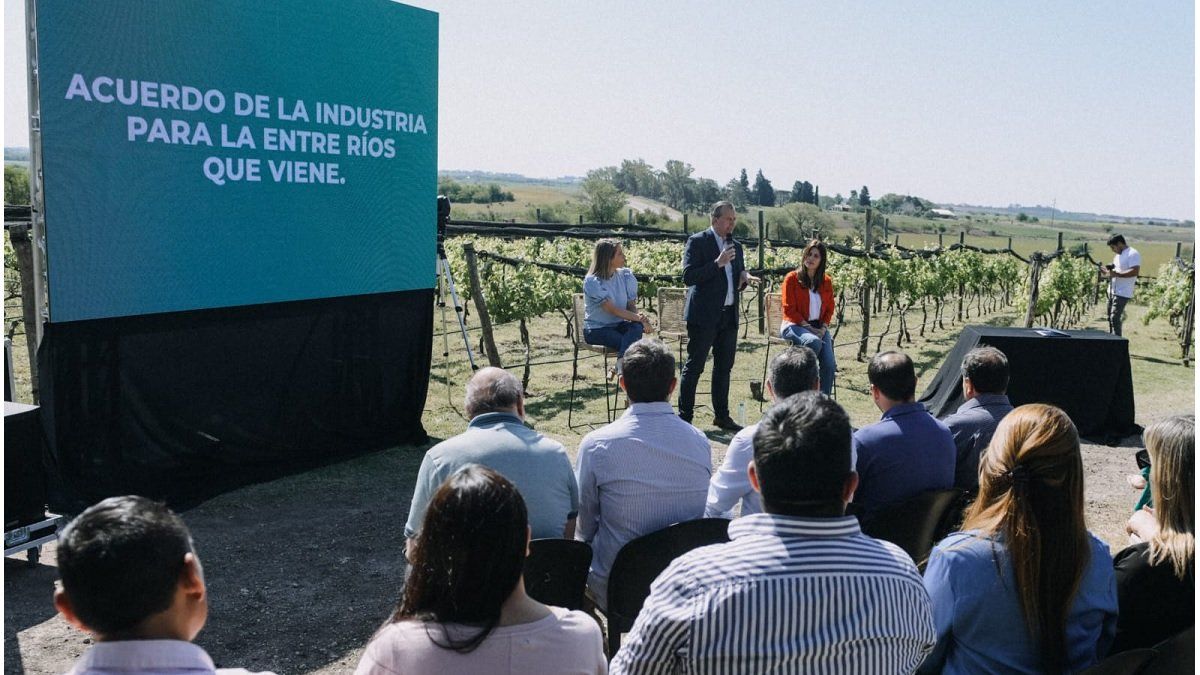 Adán Bahl presentó el acuerdo para el sector industrial