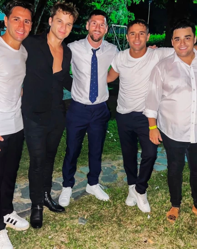 El deslumbrante look de Antonela Roccuzzo en el casamiento de su ...