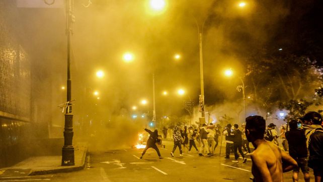 Perú: disturbios con un muerto y decenas de heridos
