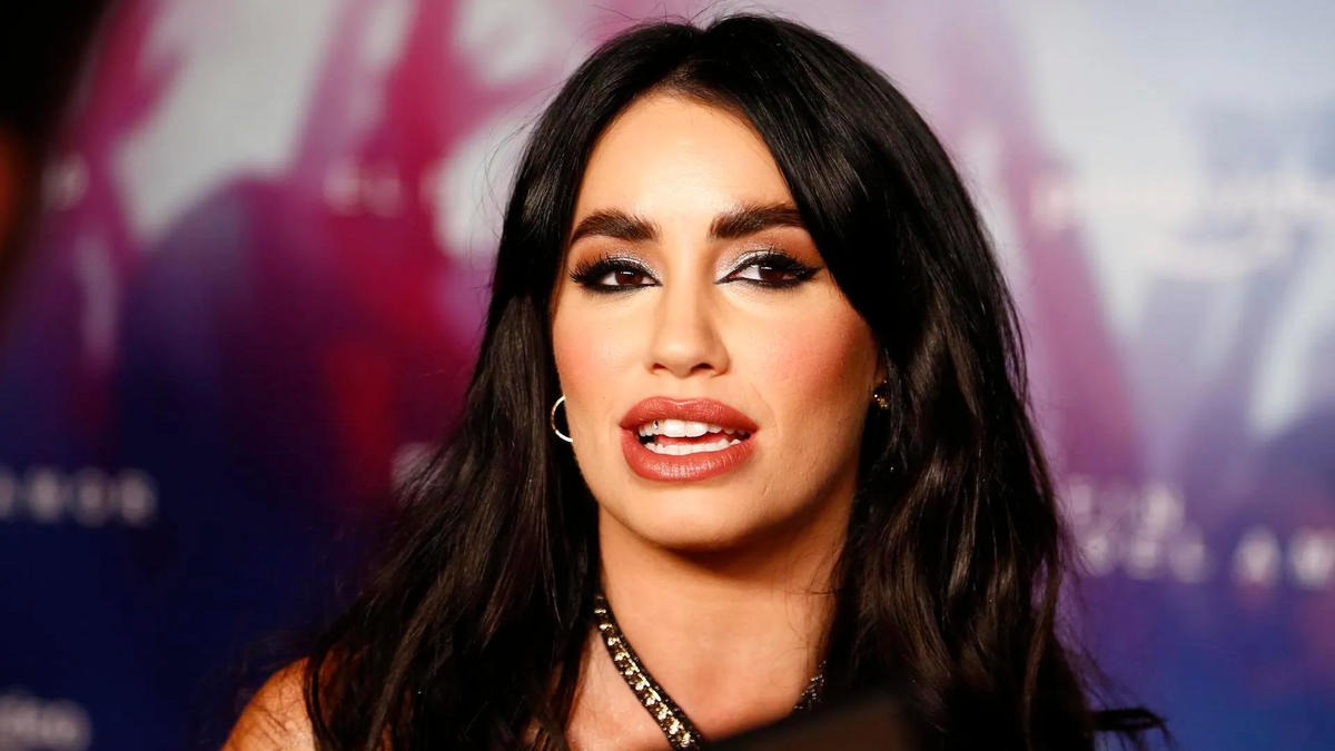 Lali sorprendió con una reversión del clásico de rock nacional Mil horas