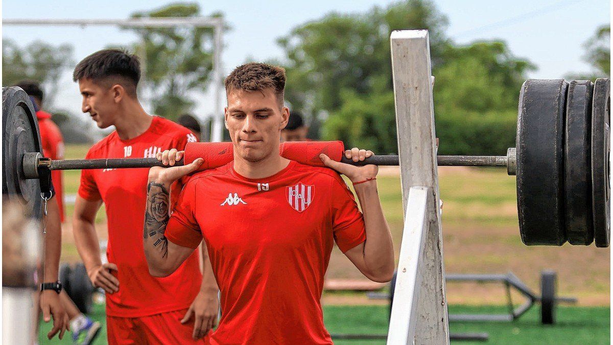 Unión: estaría frenado el préstamo de Zenón a Banfield