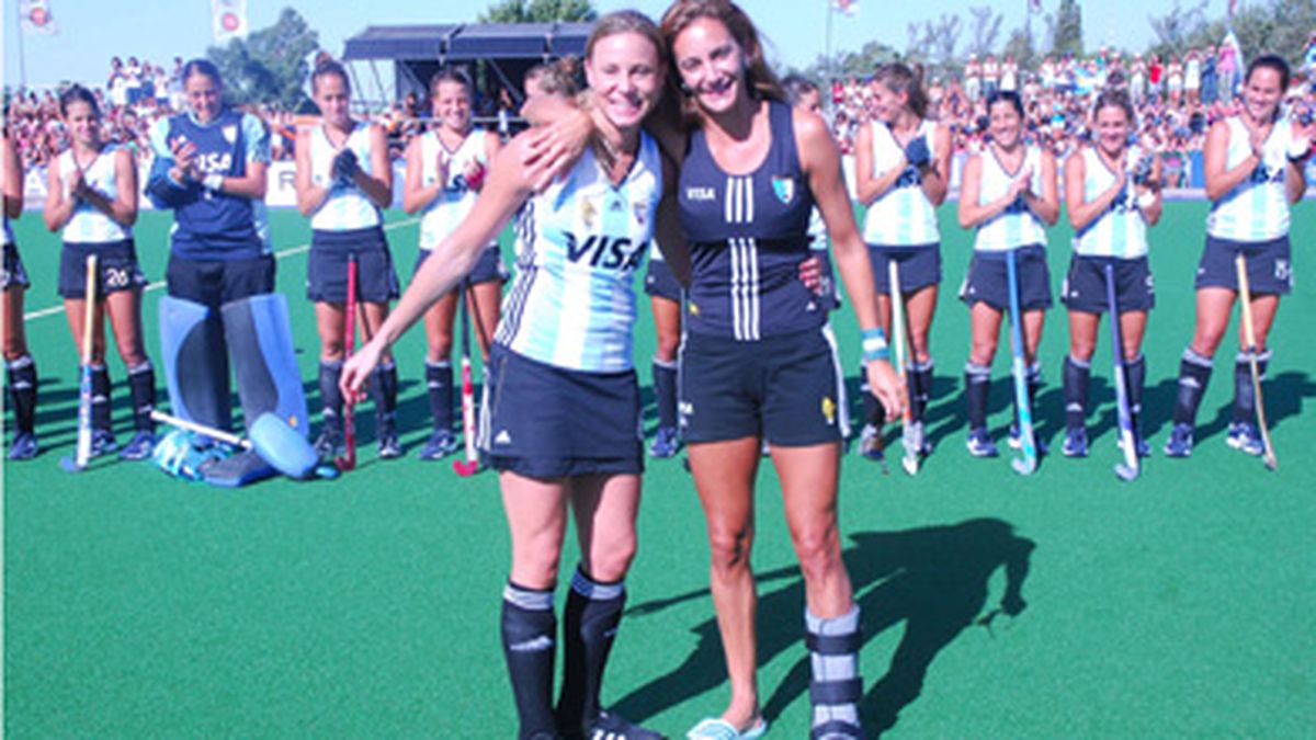 Pura emoción en la despedida de Ayelén Stepnik de Las Leonas