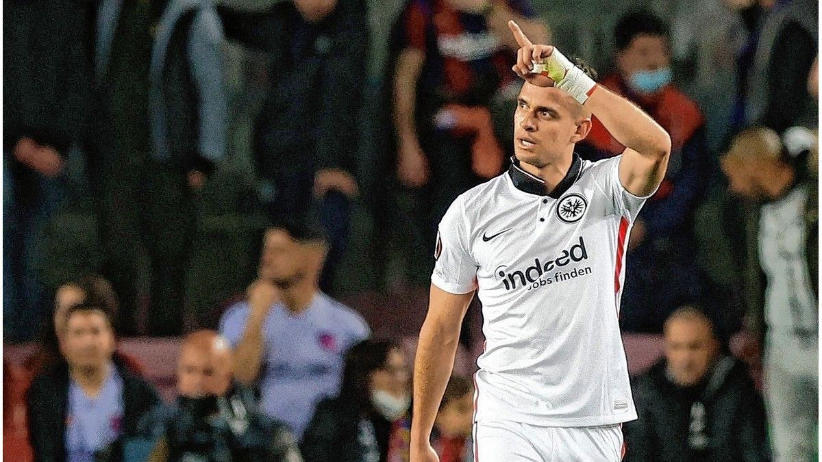 Borré fue el héroe para la consagración del Frankfurt