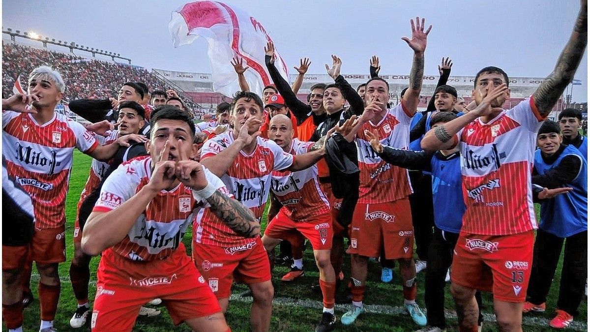 Morón le ganó el clásico a Almirante Brown y se escapa en la cima de la ...